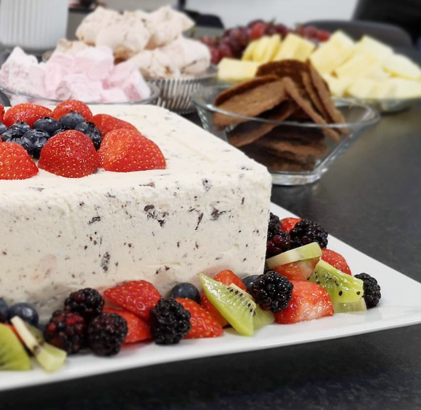 Marcipan-is med chokolade – Momsemad.dk